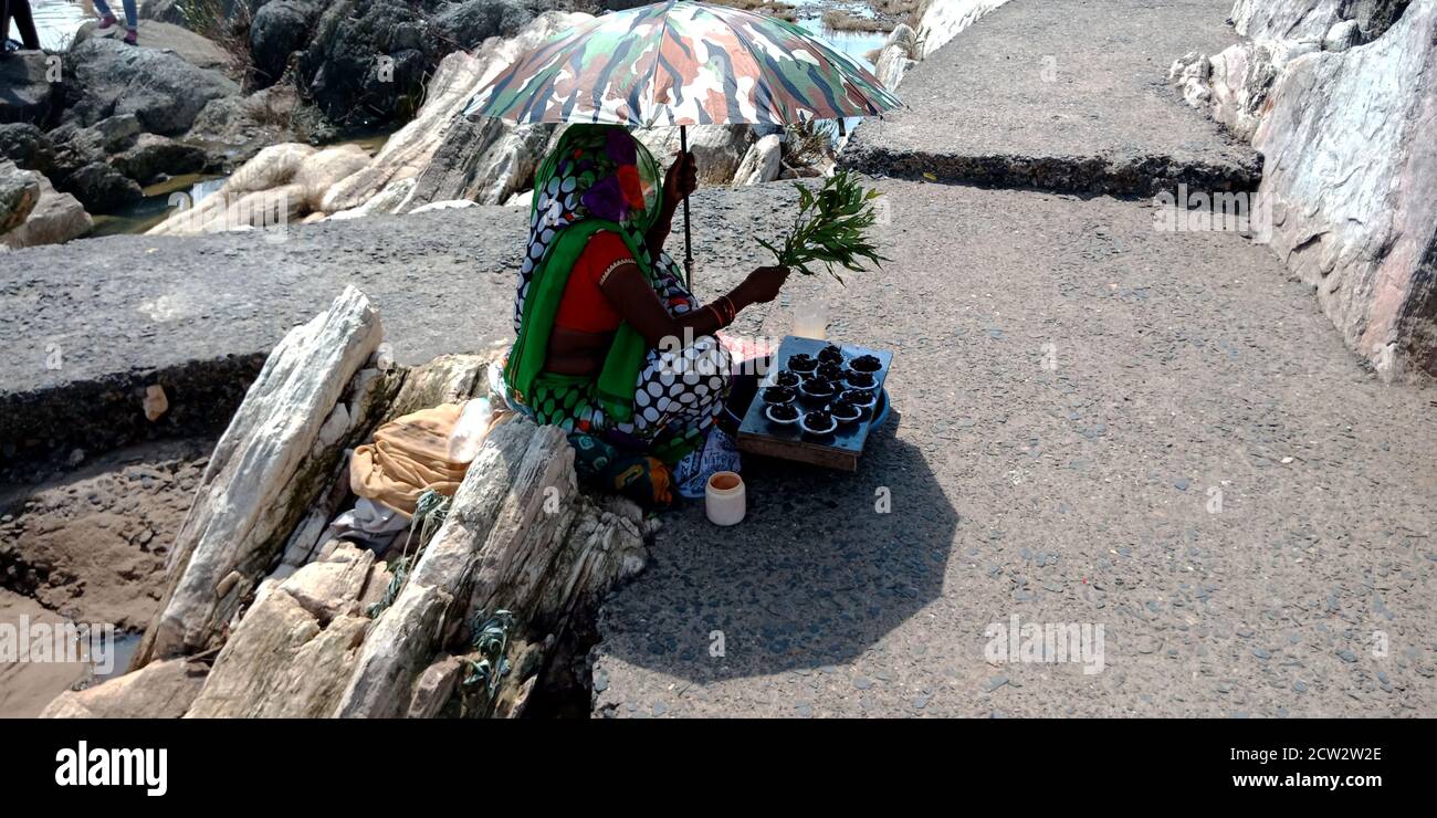 Homeless person begging crowd hi-res stock photography and images - Alamy