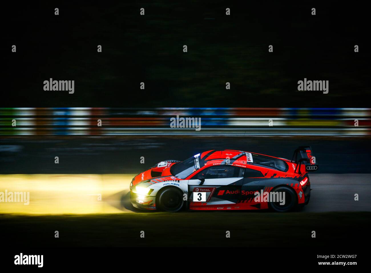 Season 2 race hi-res stock photography and images - Alamy