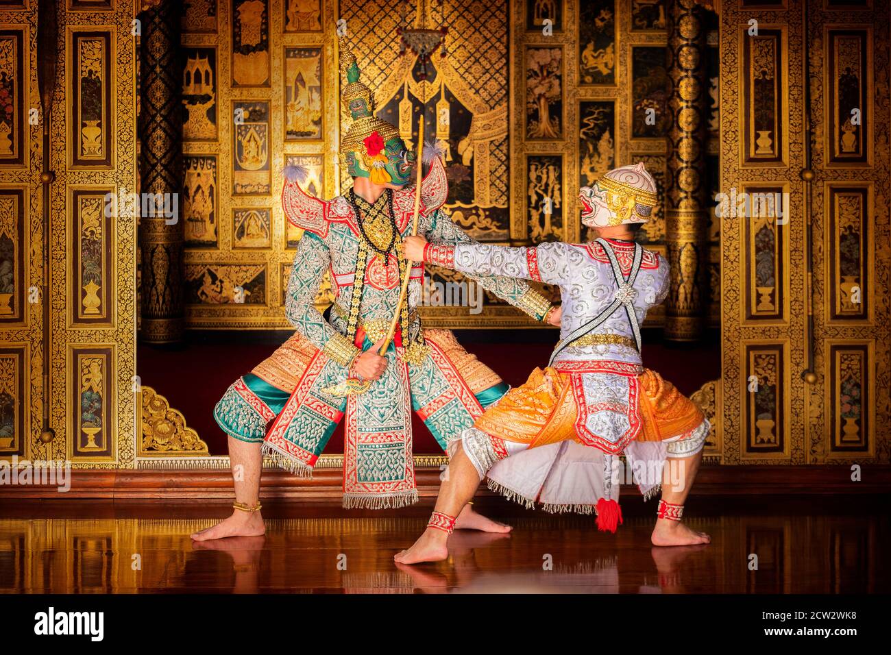 Khon mask dancing hi-res stock photography and images - Alamy