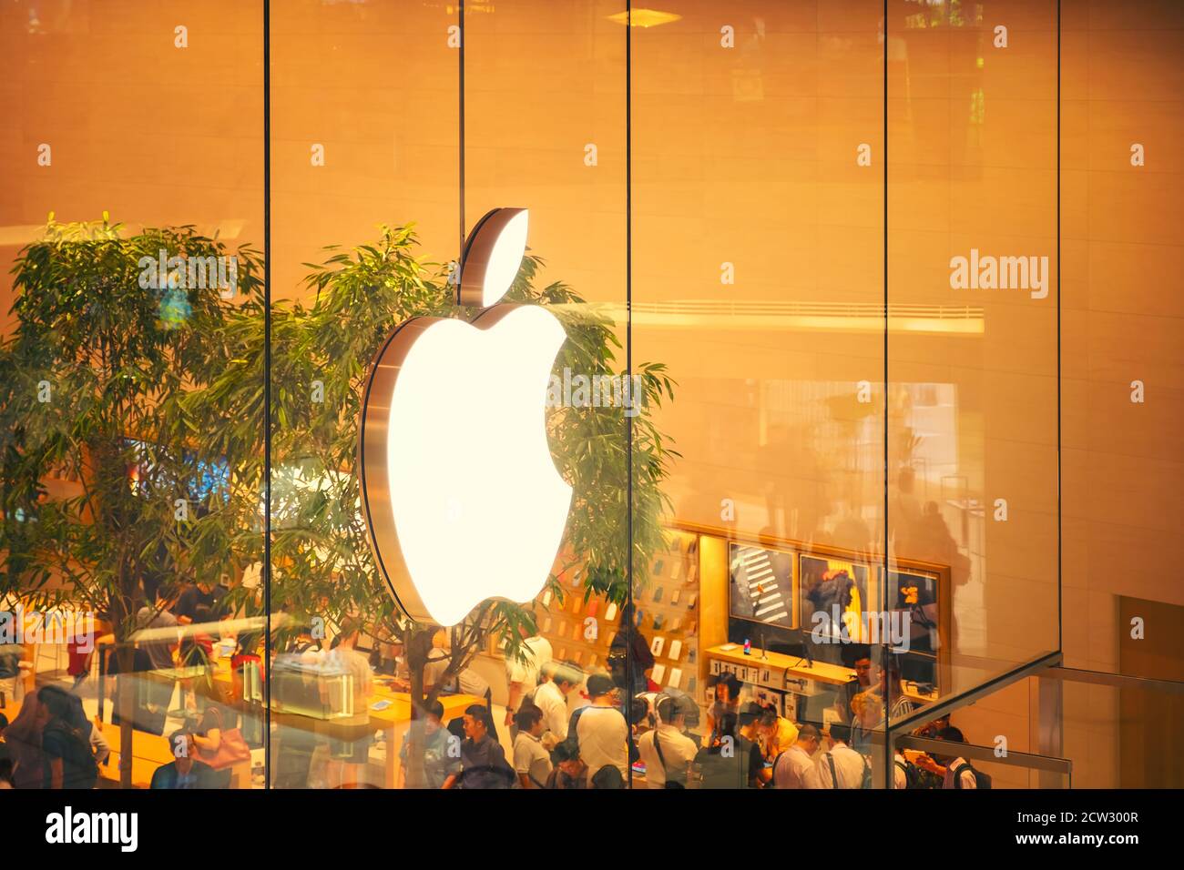 November 16, 2018 Bangkok. New Apple Store people walking to their new ...