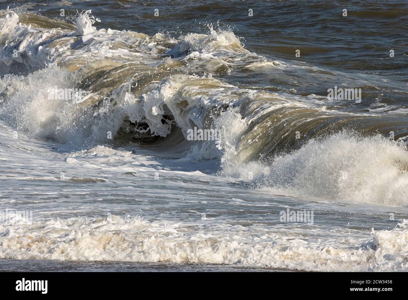 High tidal waves on beach hi-res stock photography and images - Alamy