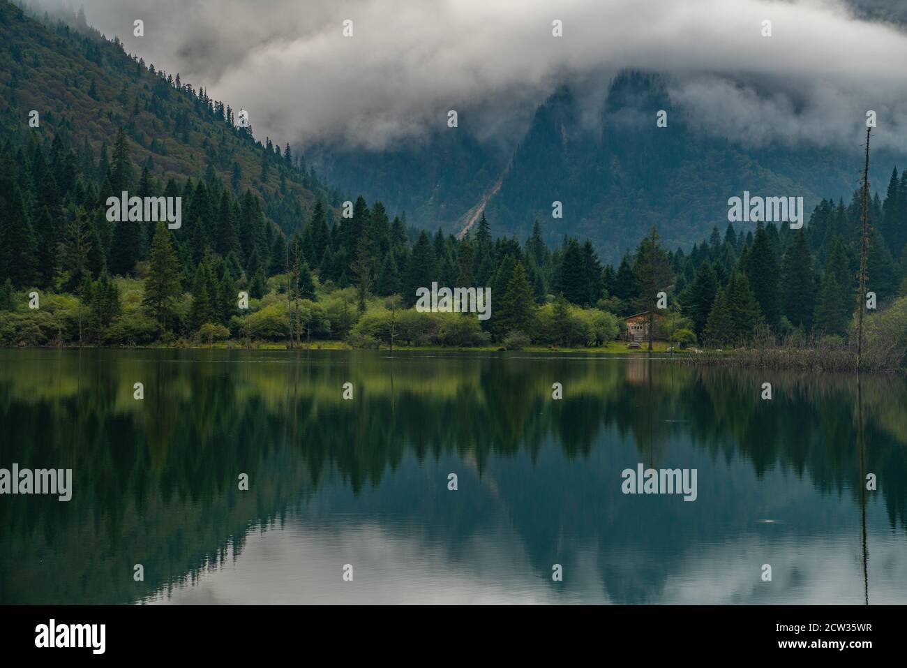 Autum view of Dagu lake, in Dagu glacier park, Sichuan, China Stock ...