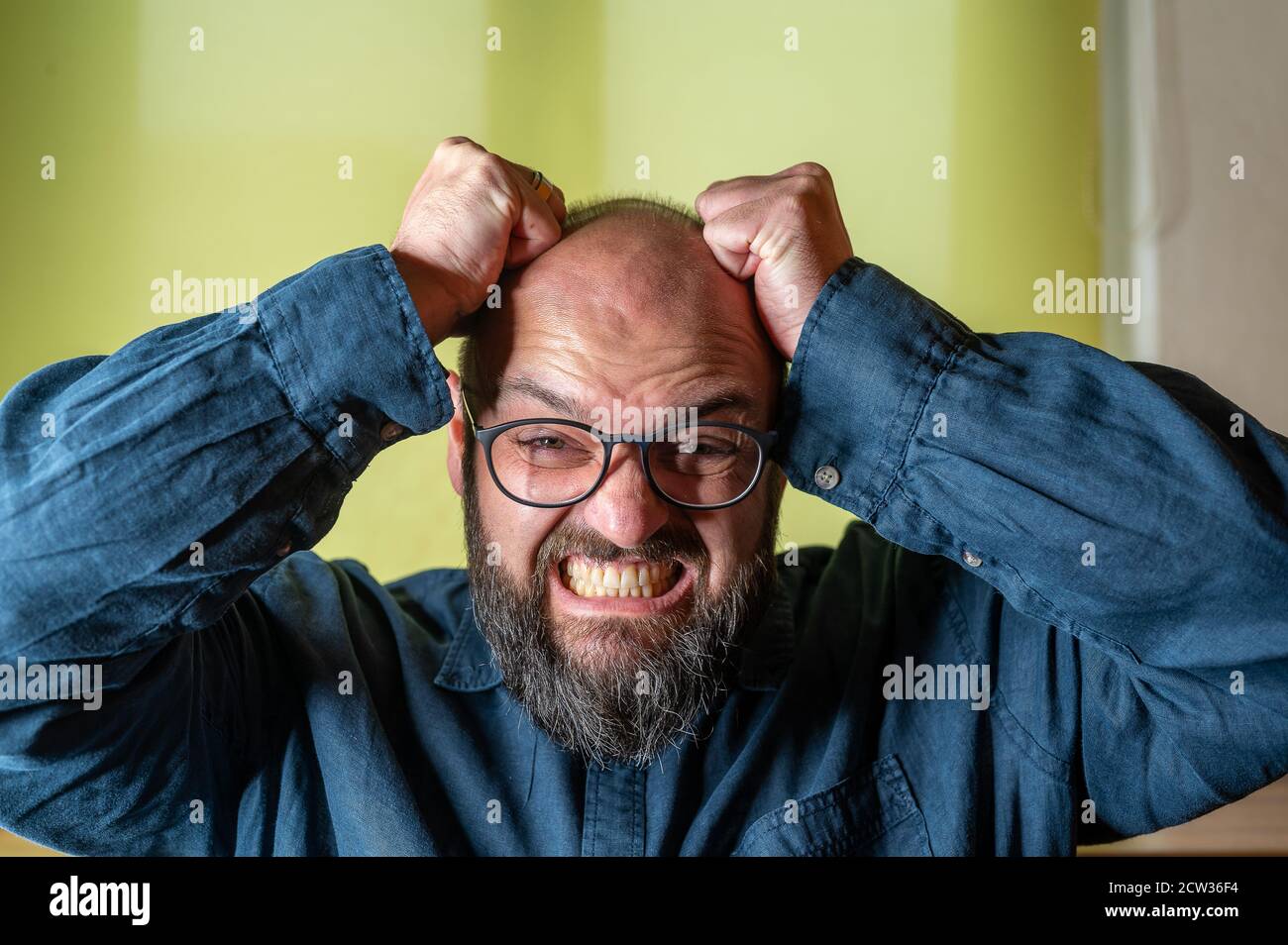 Contorted face hi-res stock photography and images - Alamy