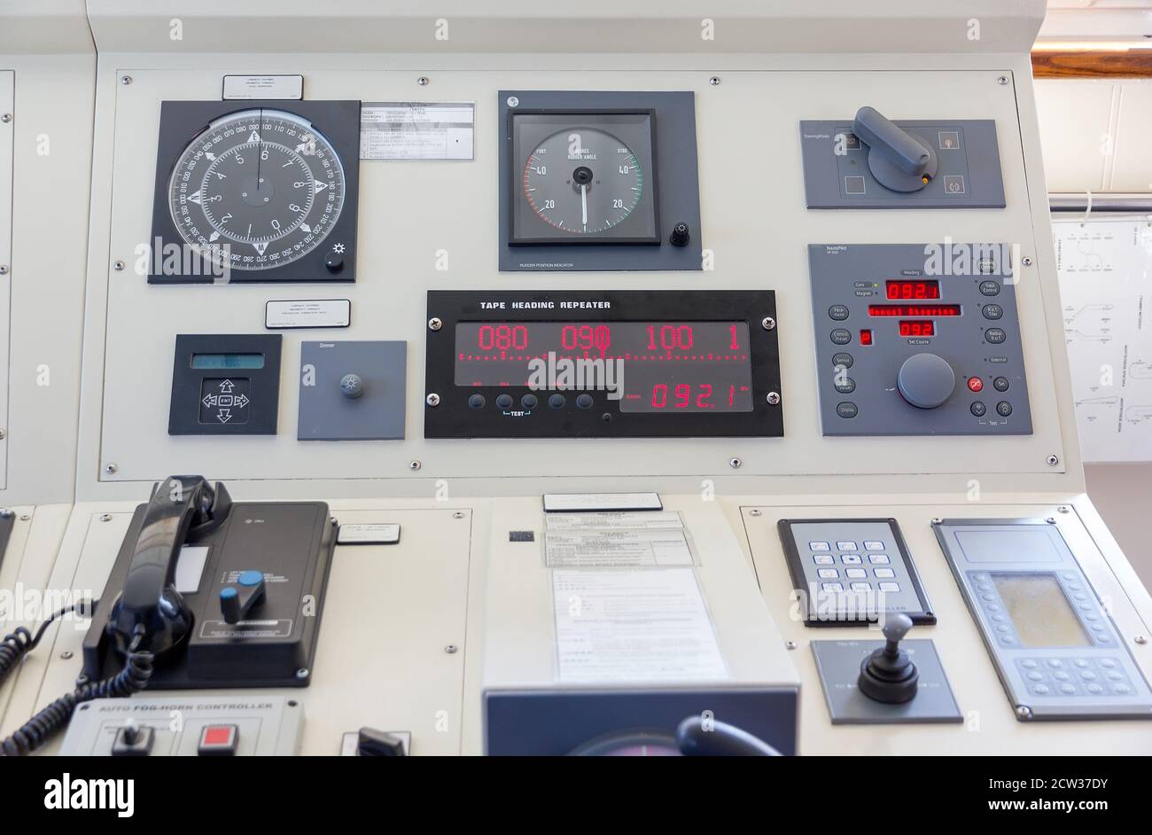 Bridge control console hi-res stock photography and images - Alamy