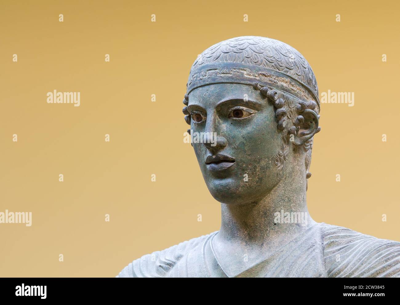 Delphi statue hi-res stock photography and images - Alamy