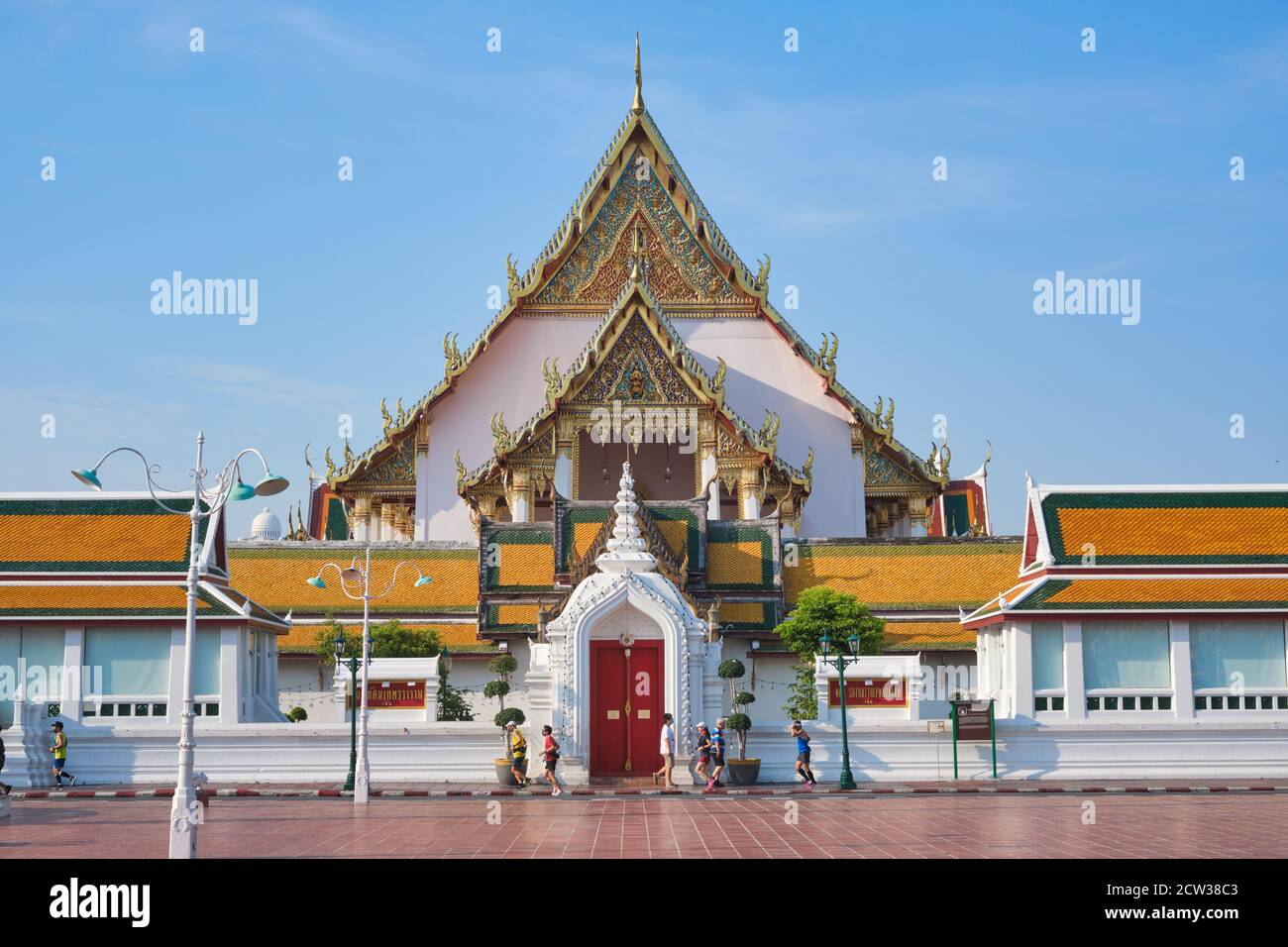View of the Northern flank of Wat Suthat in the Sao Ching-Chaa area in ...