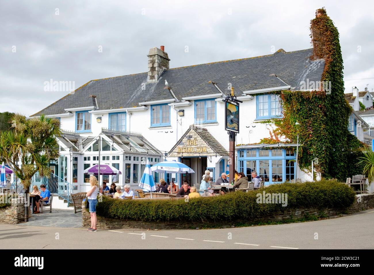 Rising sun pub hi-res stock photography and images - Alamy