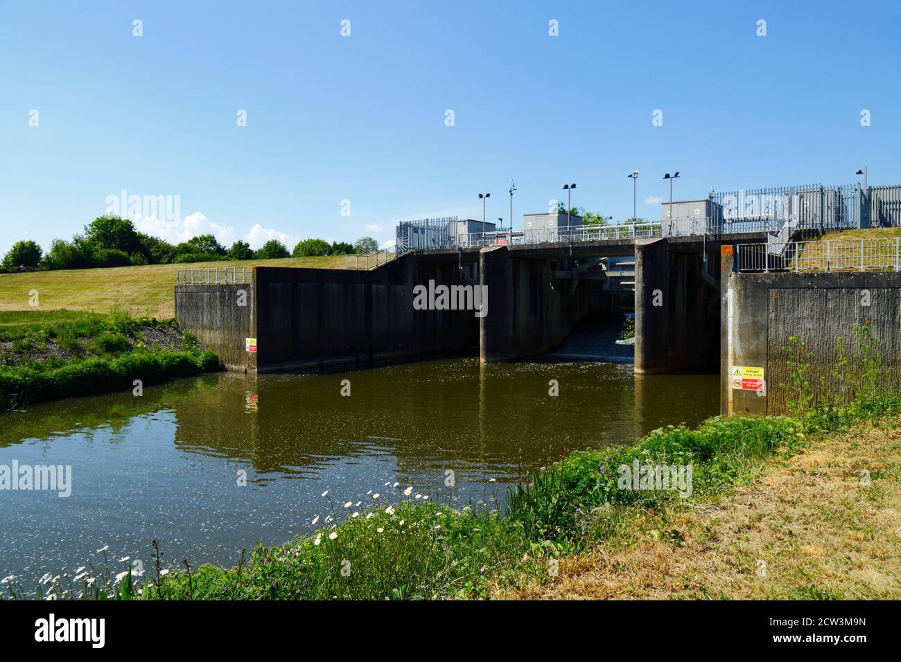 Protecting against floods hi-res stock photography and images - Alamy