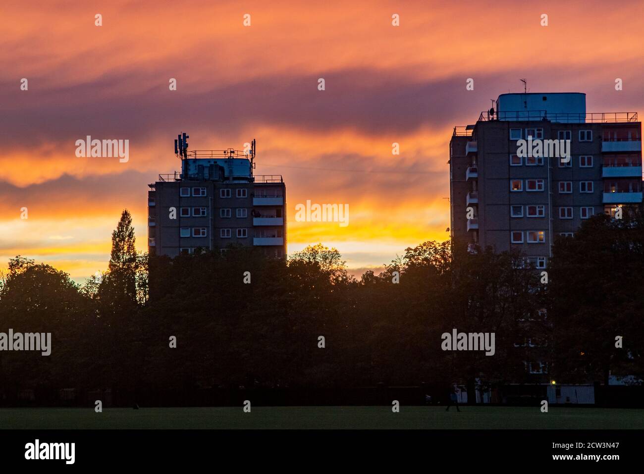 Silhouetted tower blocks hi-res stock photography and images - Alamy