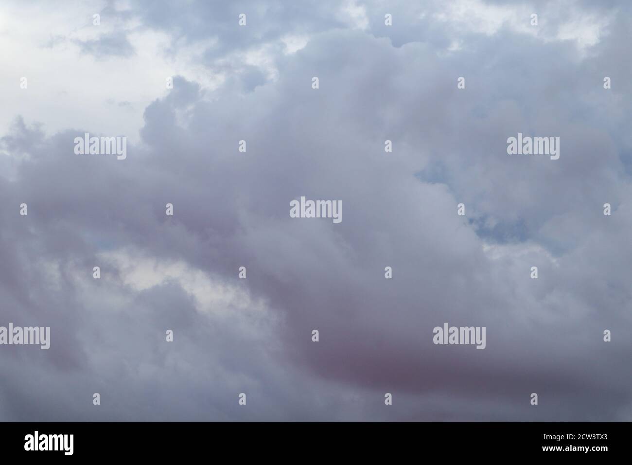 Purple grey sky hi-res stock photography and images - Alamy