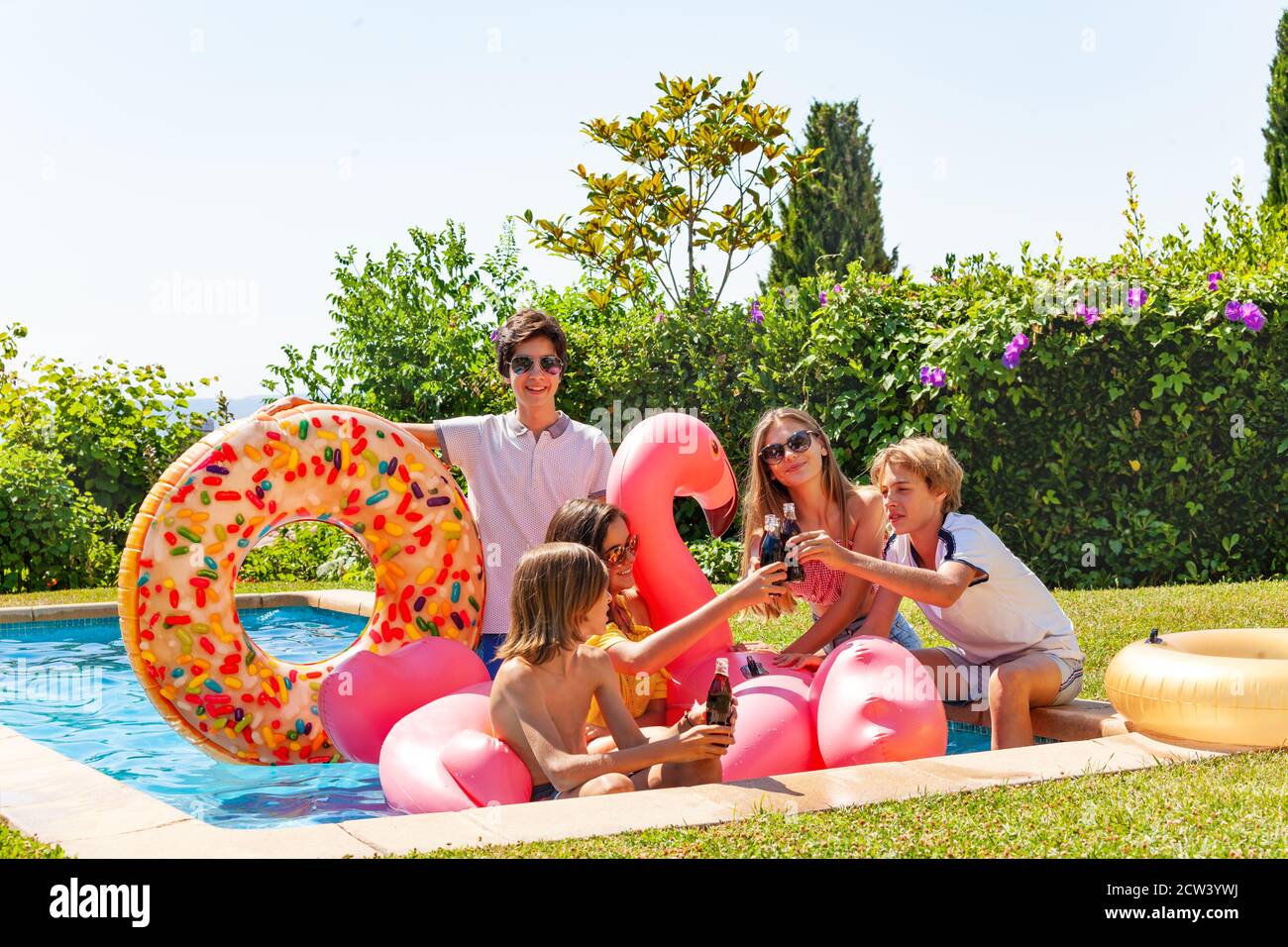Inflatables in pool hi-res stock photography and images - Alamy