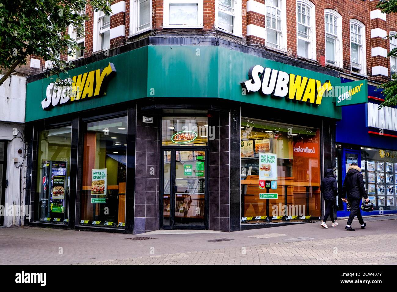Subway store front hi-res stock photography and images - Alamy