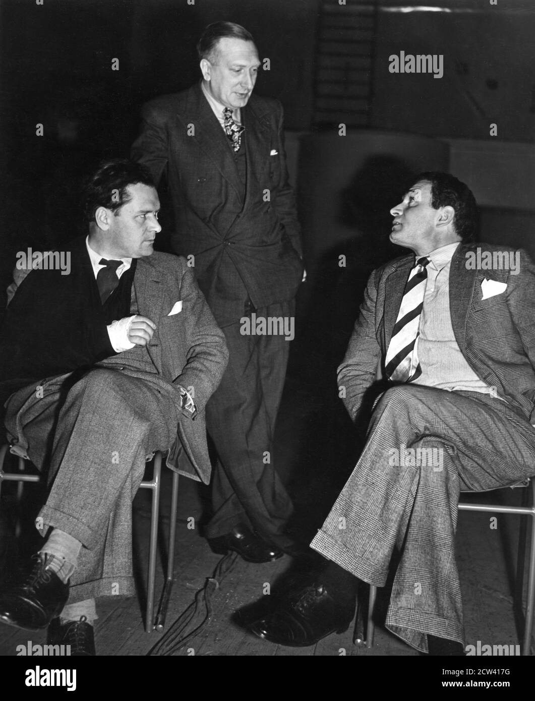 Conductor MUIR MATHIESON composer WILLIAM WALTON and LAURENCE OLIVIER ...