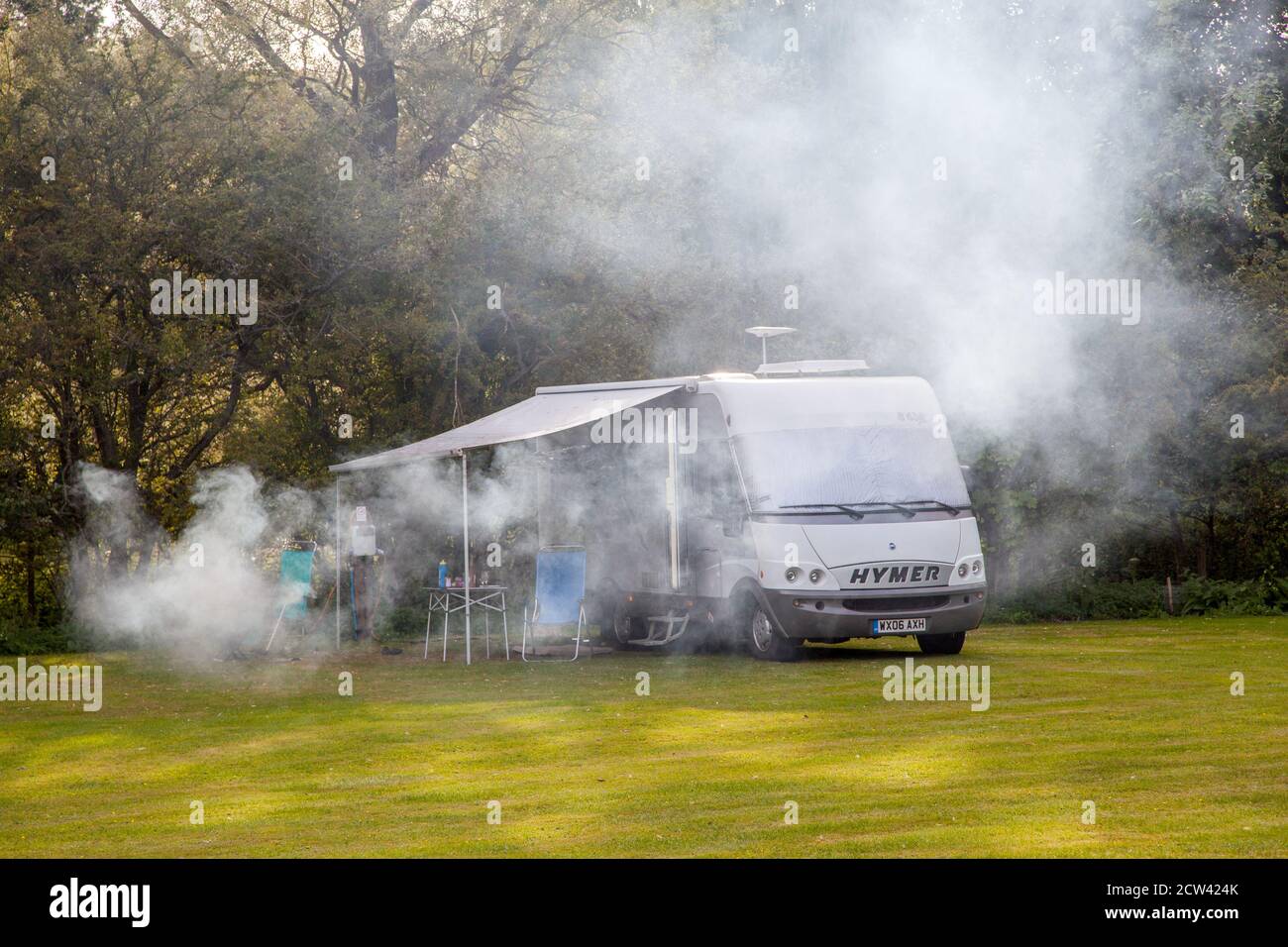 Camper motorhome campsite hi-res stock photography and images - Alamy