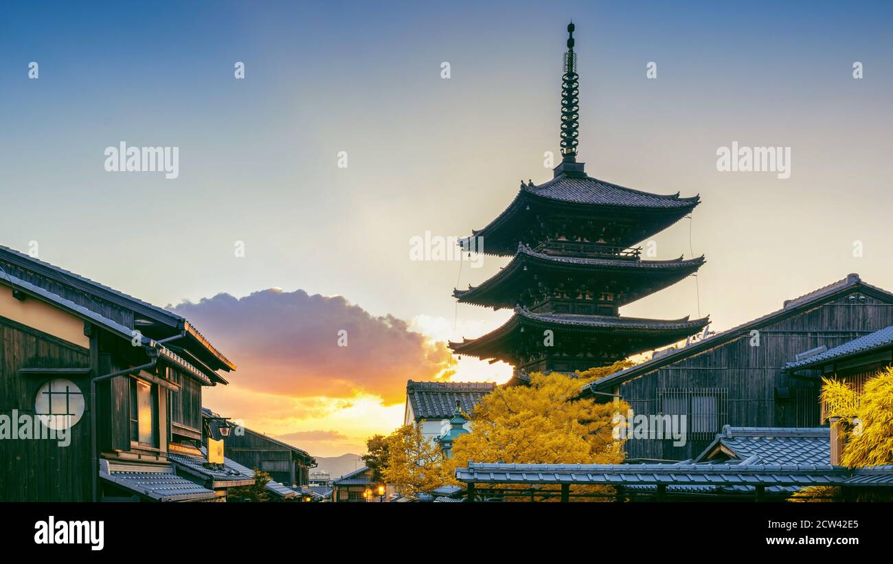 Sunset in kyoto hi-res stock photography and images - Alamy