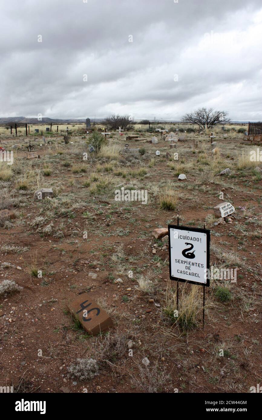 Somber grave hi-res stock photography and images - Alamy