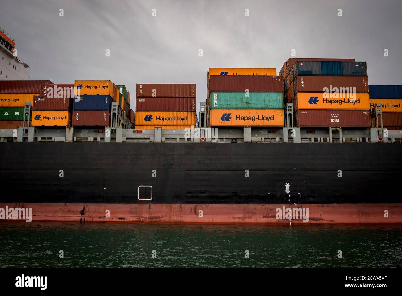 Spain shipping container hi-res stock photography and images - Alamy