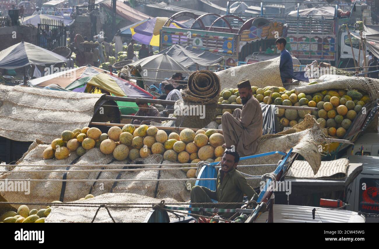 Lahore traders hi-res stock photography and images - Alamy