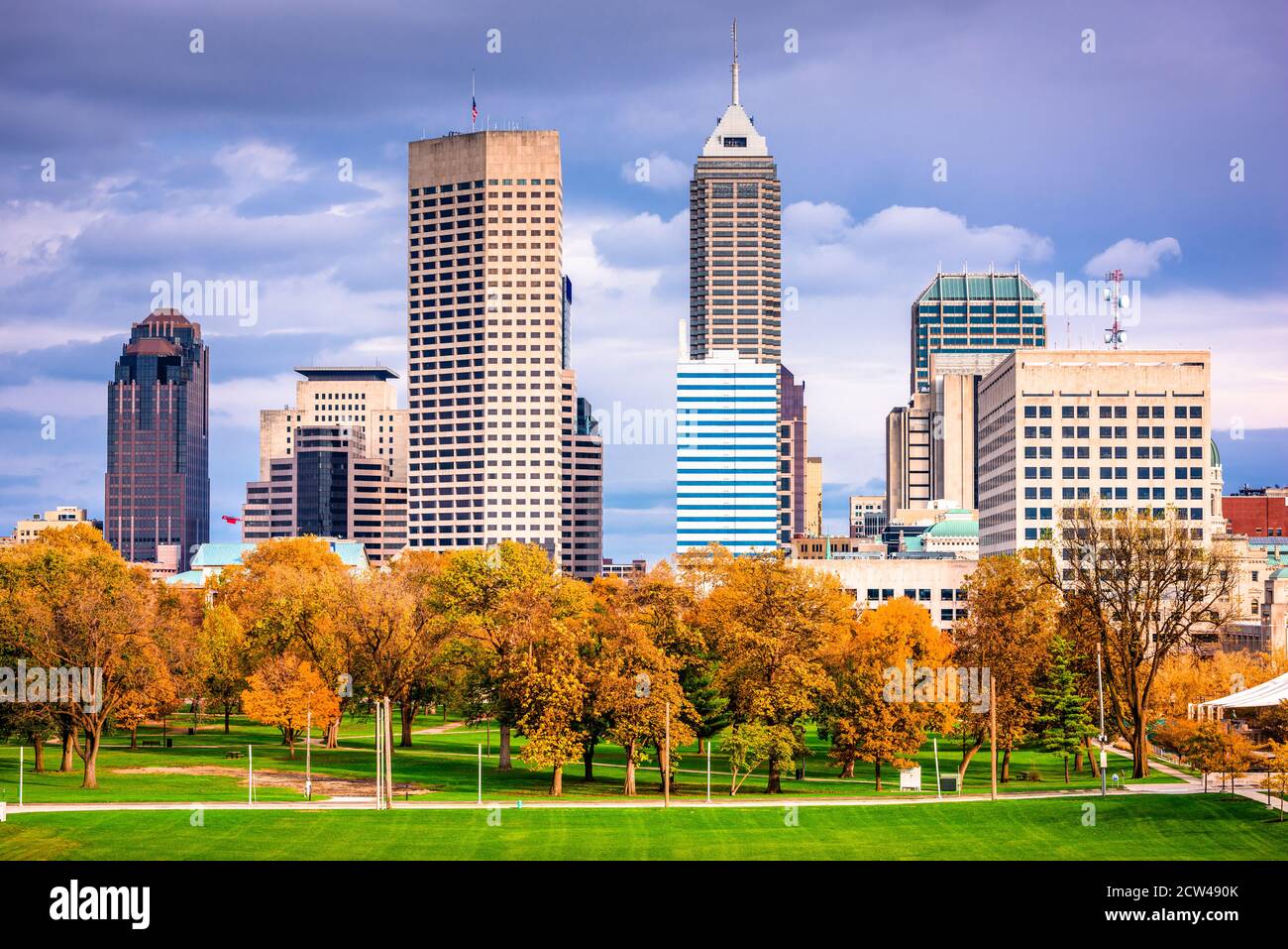 City skyline in autumn hi-res stock photography and images - Alamy