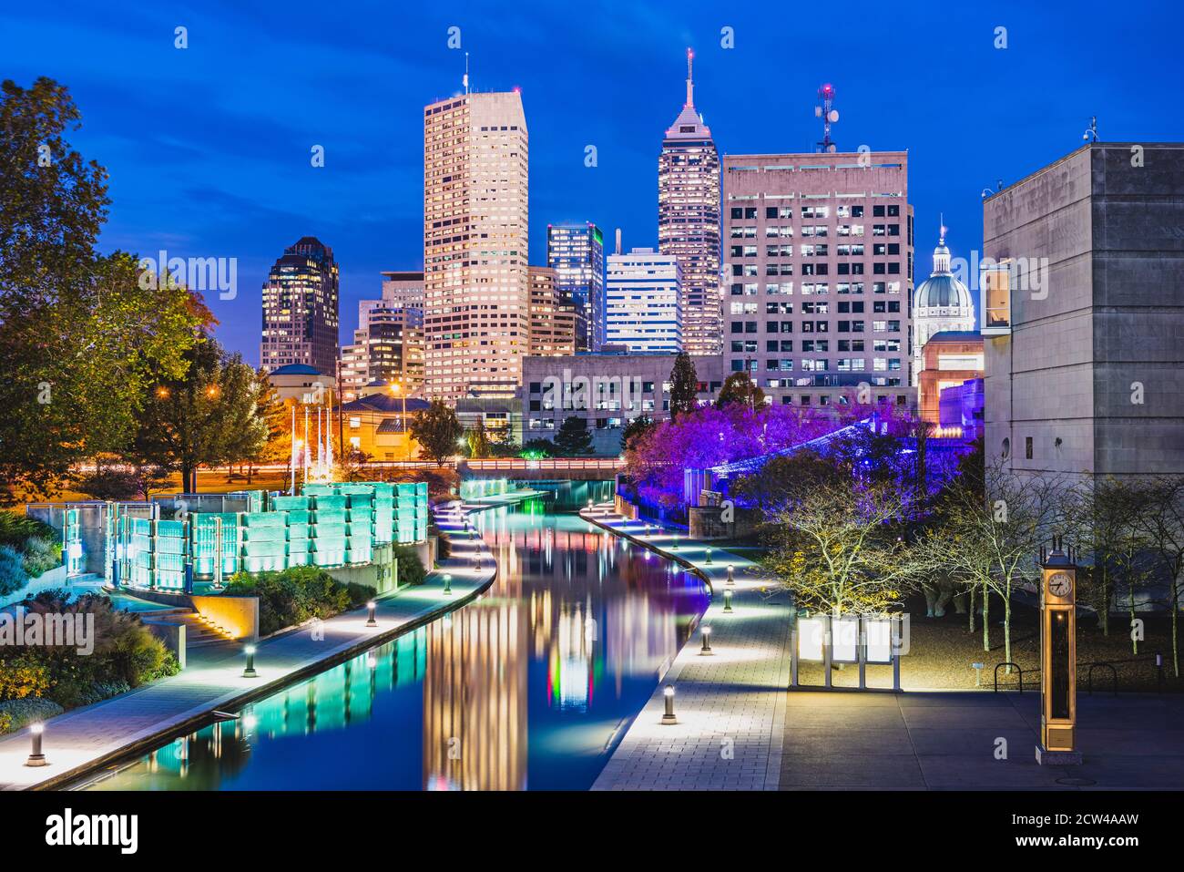 Indianapolis, Indiana, USA skyline and canal at dusk in autumn Stock ...