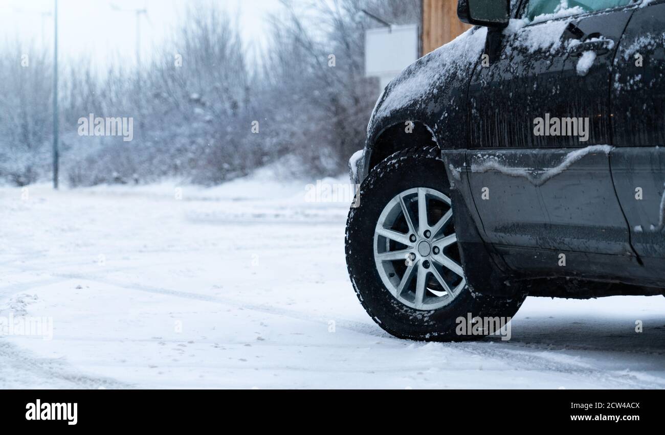 Car scene on road hi-res stock photography and images - Alamy
