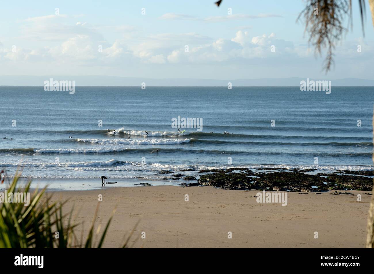 Surfing breaks on the gower hi-res stock photography and images - Alamy