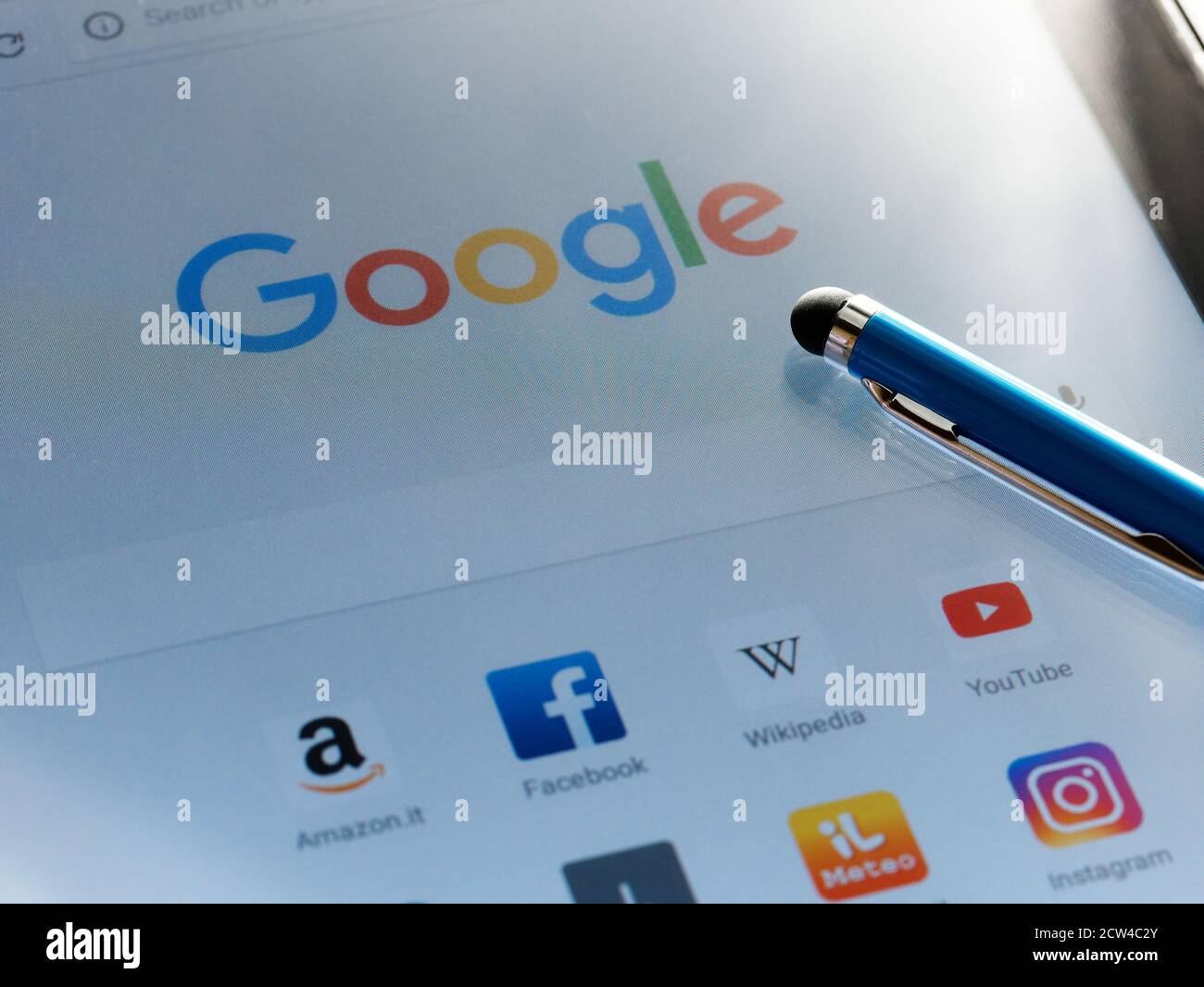 Google earth icon hi-res stock photography and images - Alamy