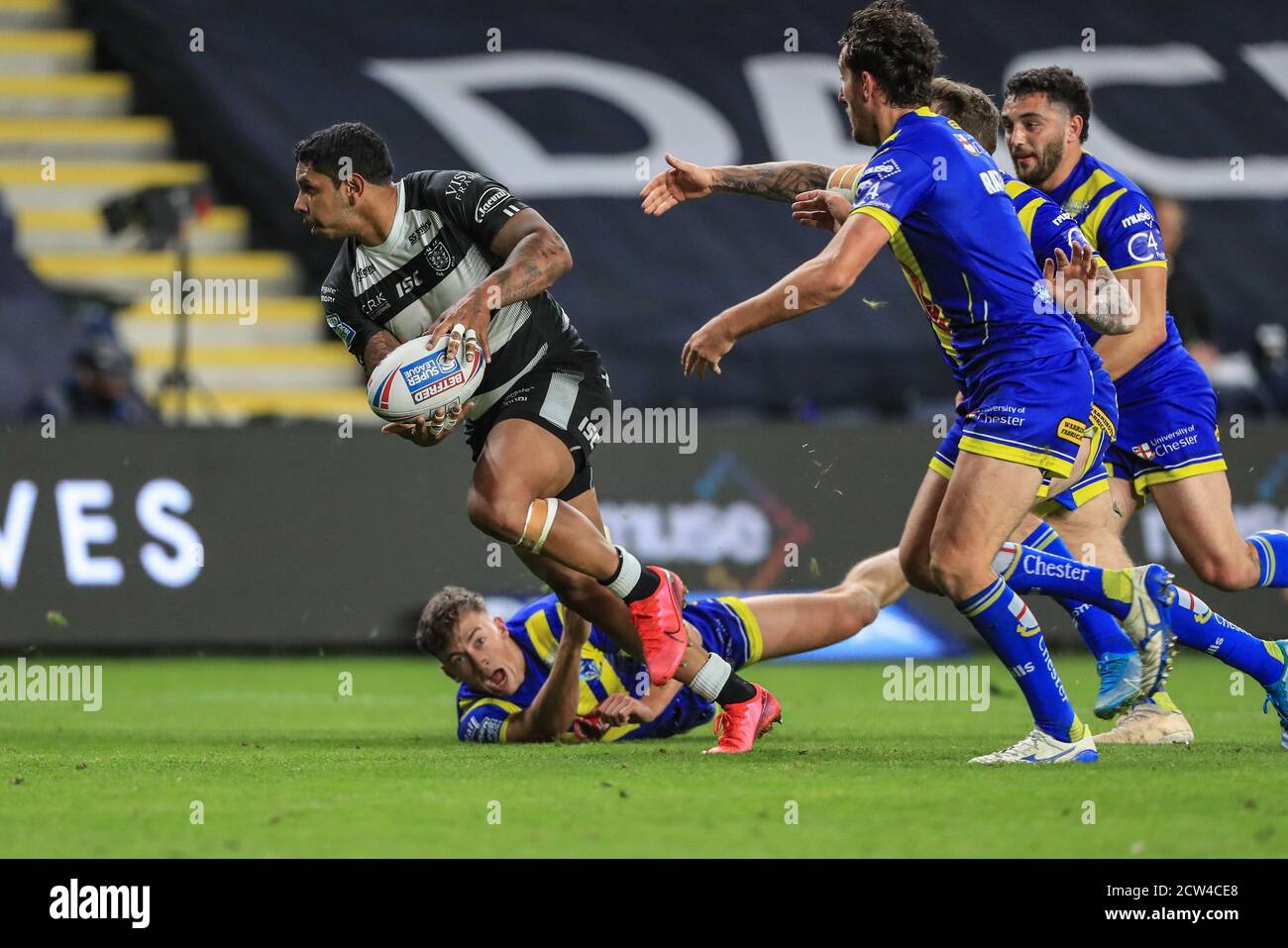 Albert Kelly (14) of Hull FC breaks with the ball Stock Photo - Alamy