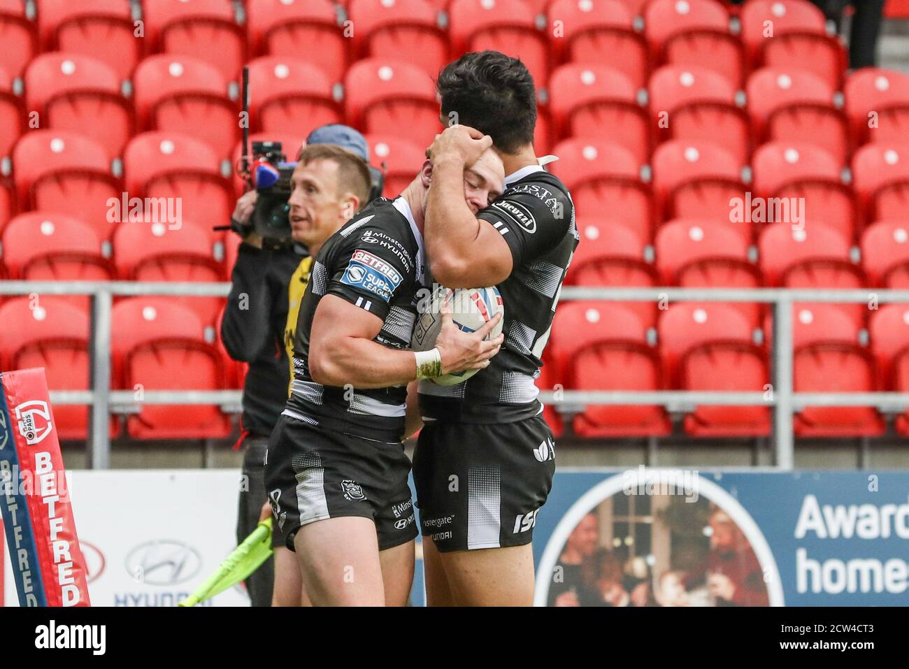 Adam Swift (5) of Hull FC celebrates his try Stock Photo - Alamy