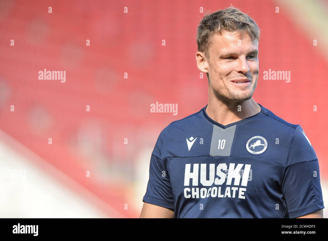 Matt Smith (10) of Millwall prior to kick off Stock Photo - Alamy