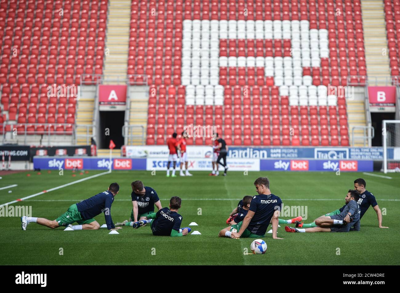 Millwall FC players warm up Stock Photo - Alamy
