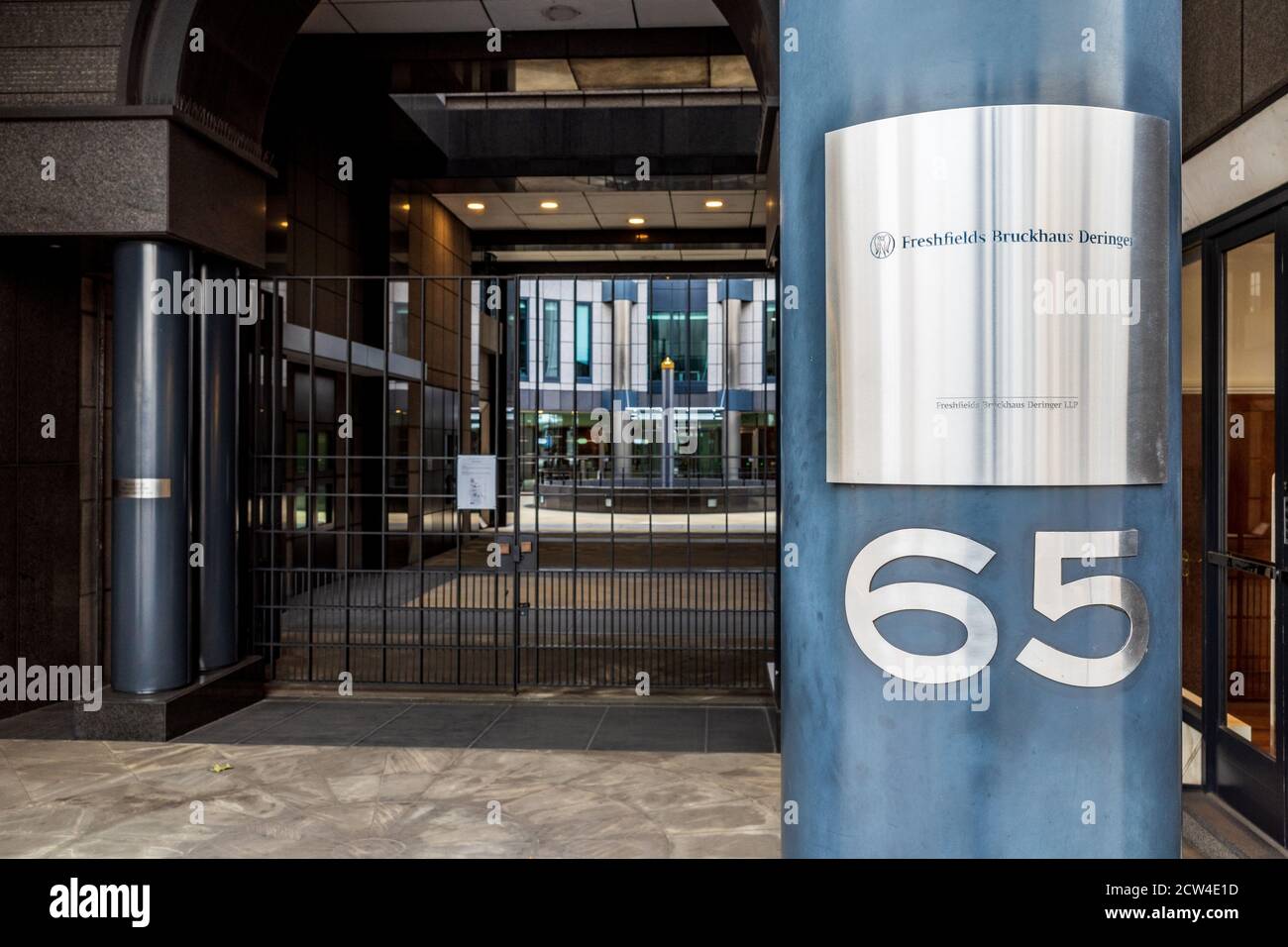 Freshfields Bruckhaus Deringer offices London. The London offices of ...