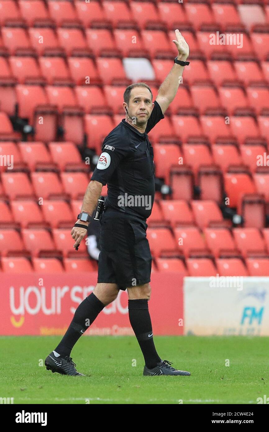 referee Jeremy Simpson during the game Stock Photo - Alamy