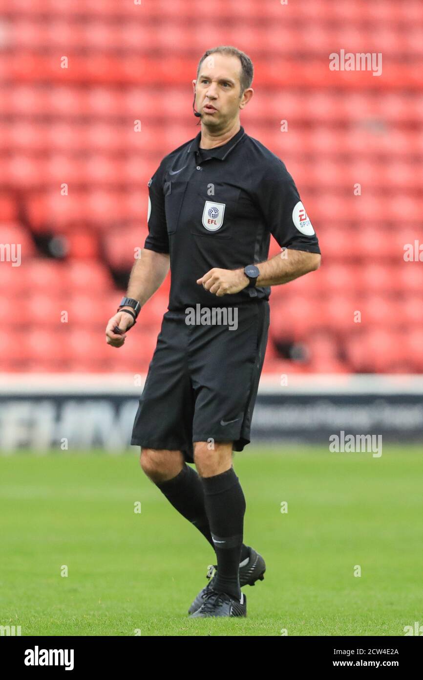 referee Jeremy Simpson during the game Stock Photo - Alamy
