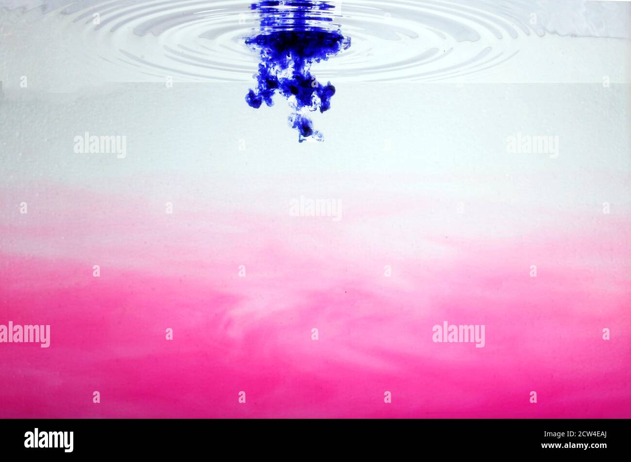 Ink in water pink hi-res stock photography and images - Alamy