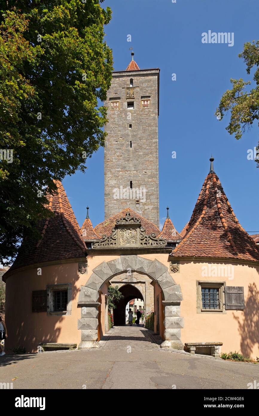 Gate castle hi-res stock photography and images - Alamy