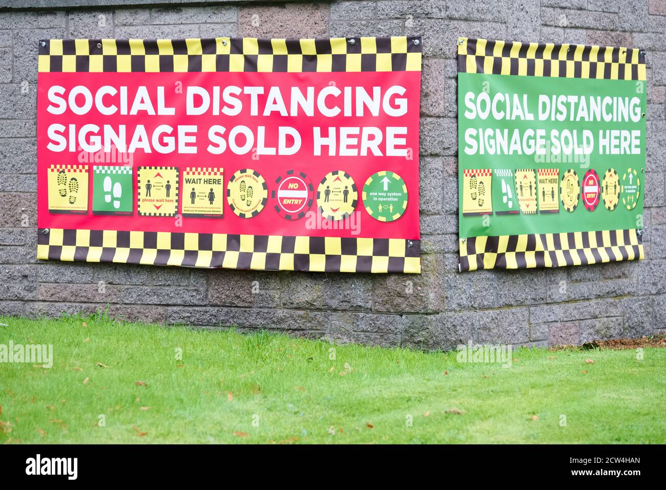 Social distancing sign shop selling covid 19 signage banner Stock Photo ...