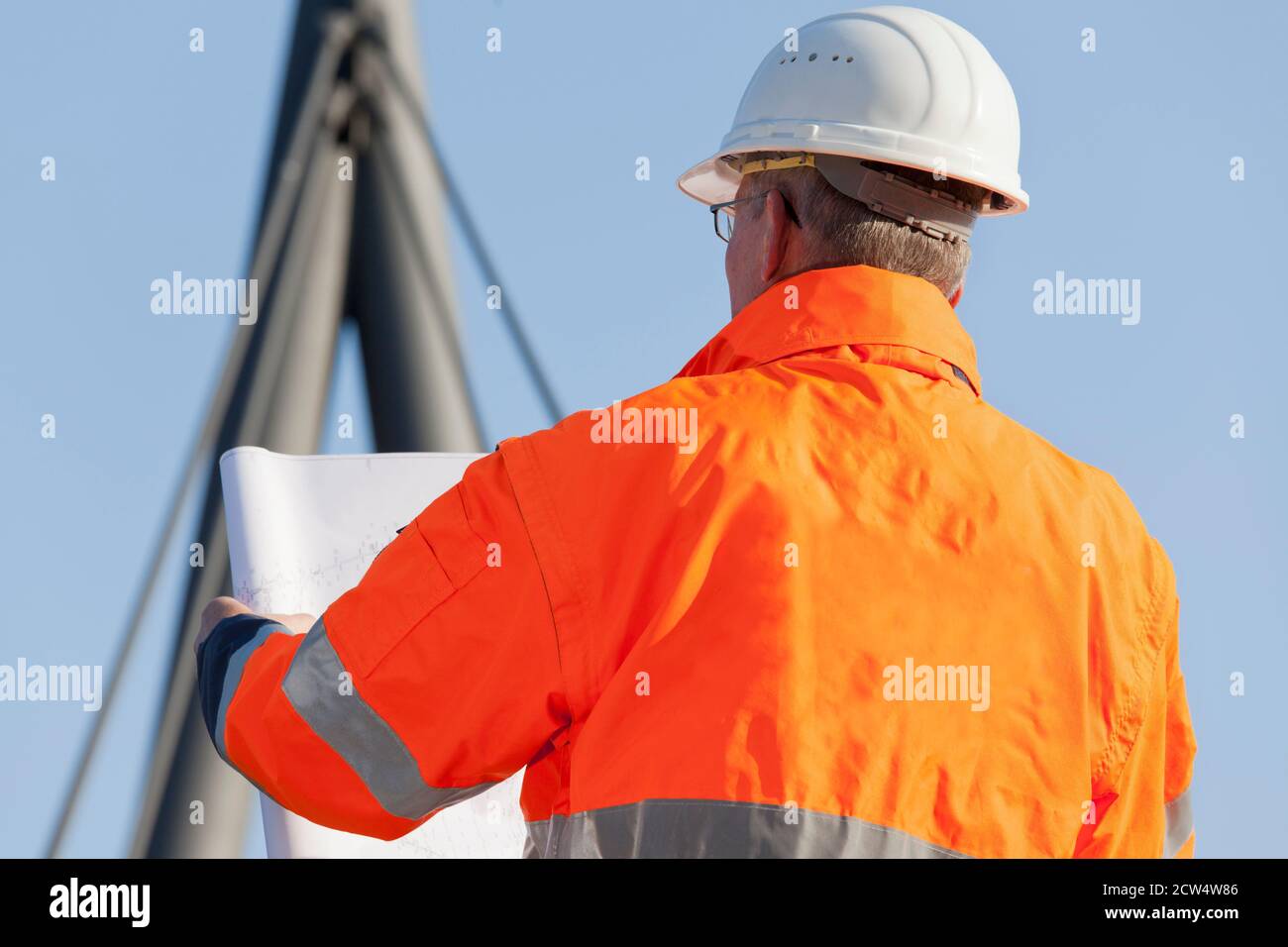 Man hard hat inspection hi-res stock photography and images - Alamy