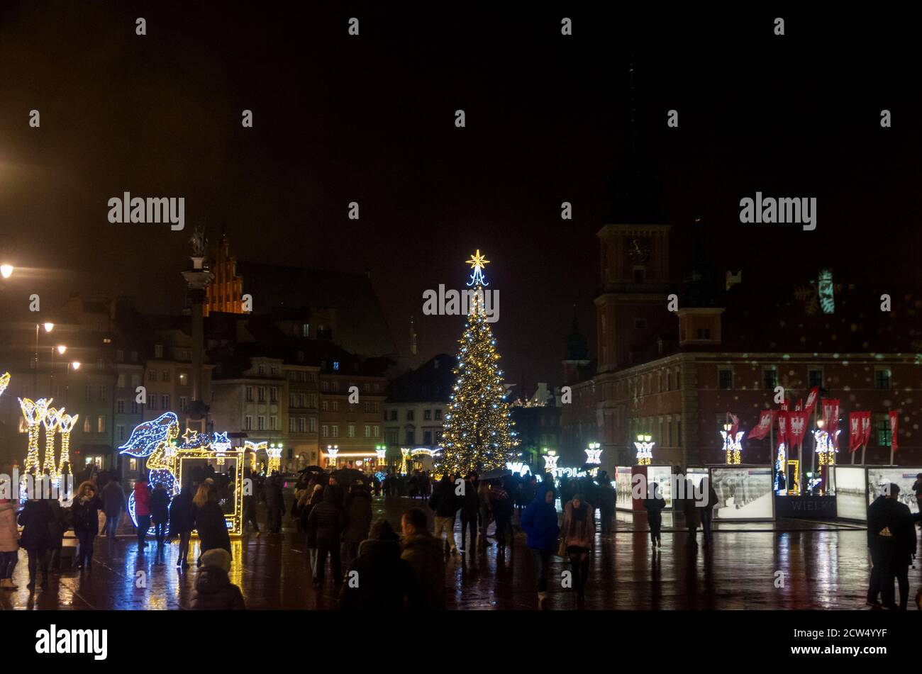 Warsaw, Poland - December 25 2018: The Christmas tree on the main ...