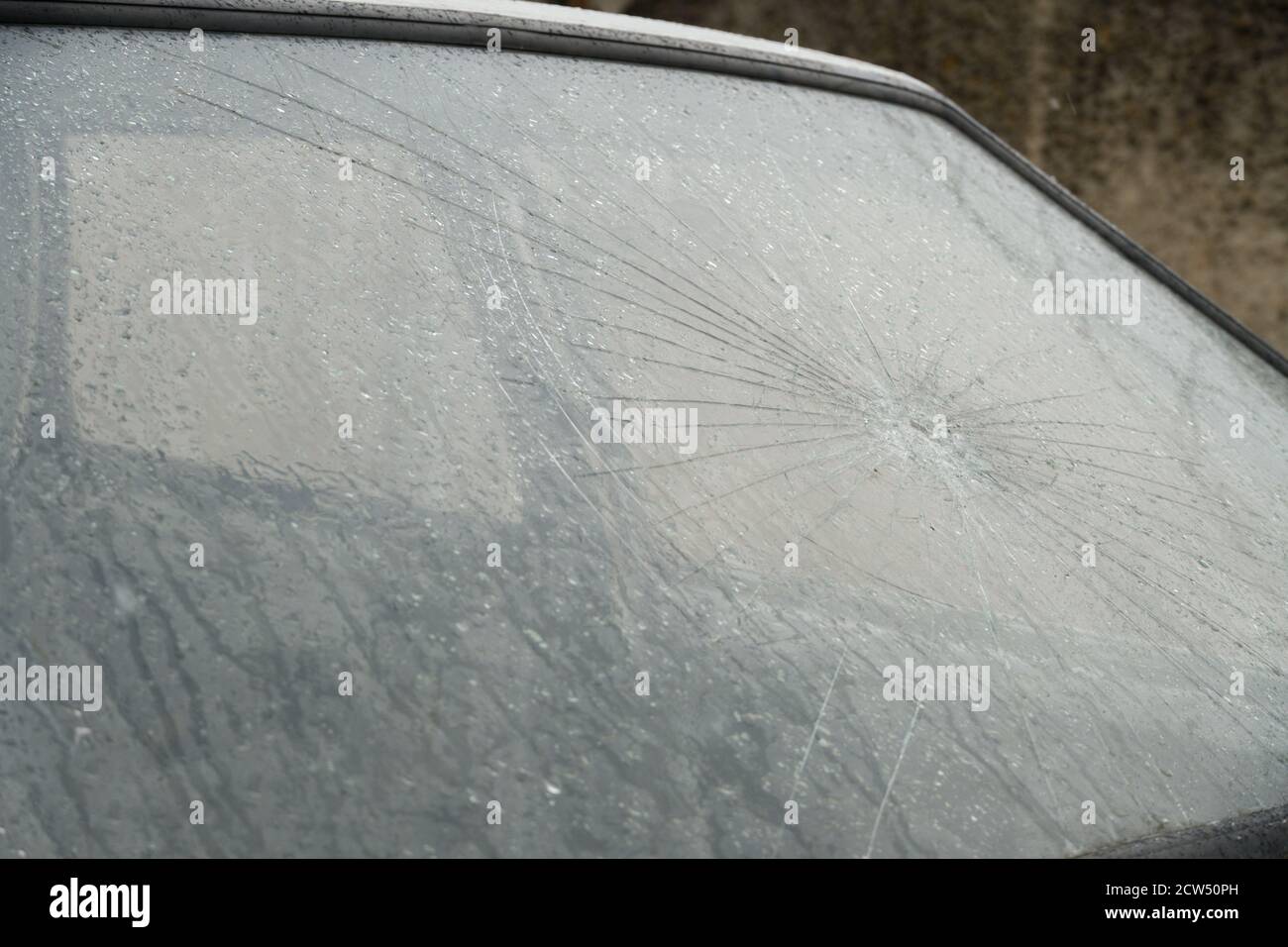 Broken Windshield-Car Crash Stock Photo - Alamy