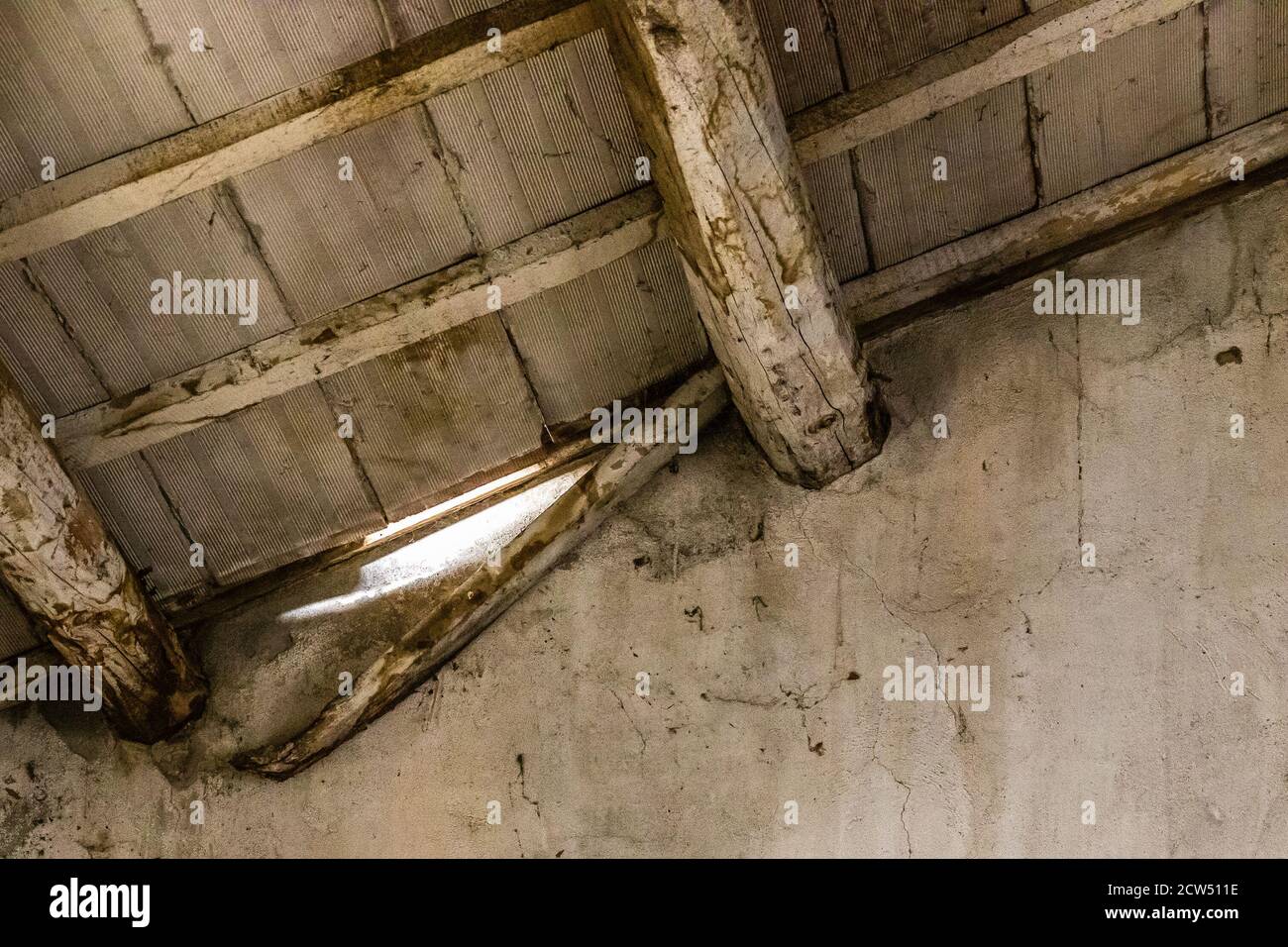 Holes in beams hi-res stock photography and images - Alamy
