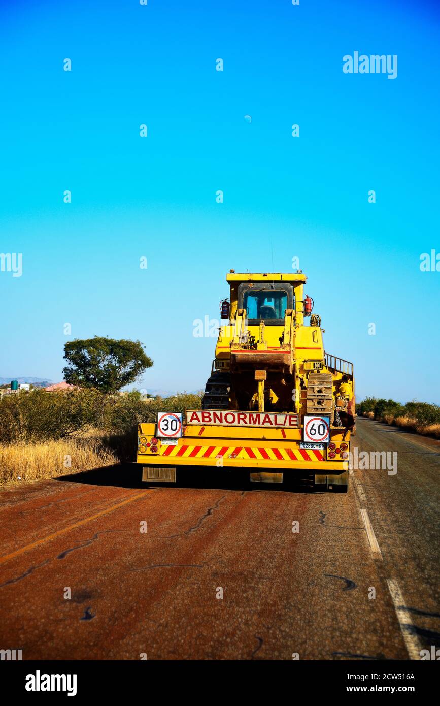 Abnormal load truck hi-res stock photography and images - Alamy
