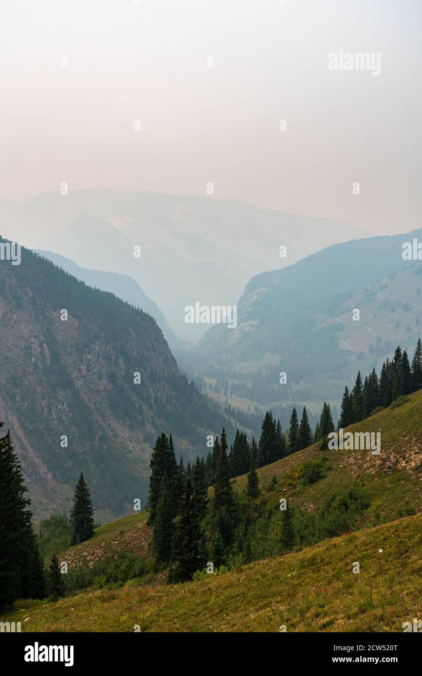 View across the Elk Mountain Range, along the Four Pass Loop near Aspen ...
