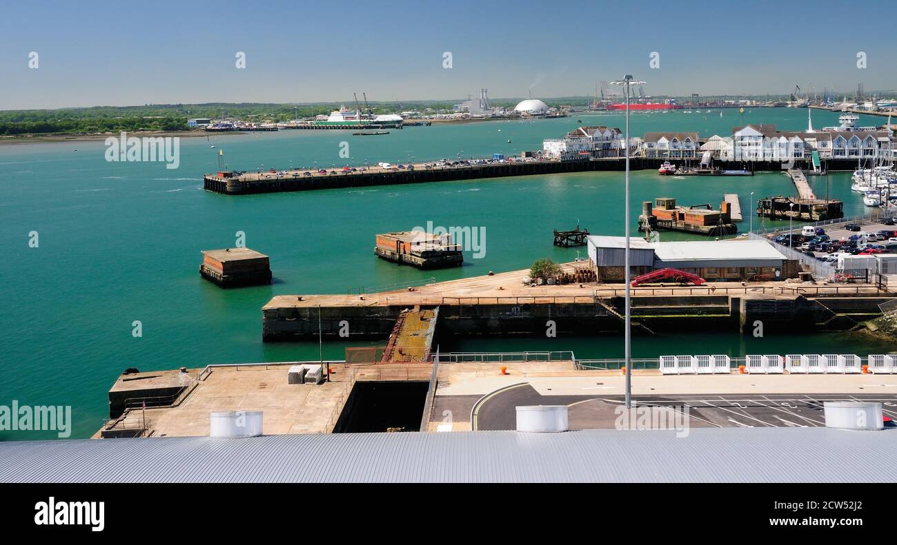 Southampton dock docks port terminal hi-res stock photography and ...
