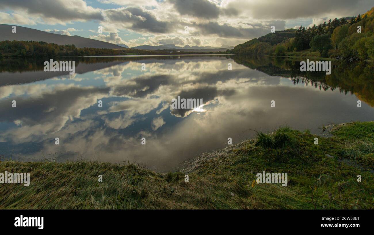 Windless lake hi-res stock photography and images - Alamy