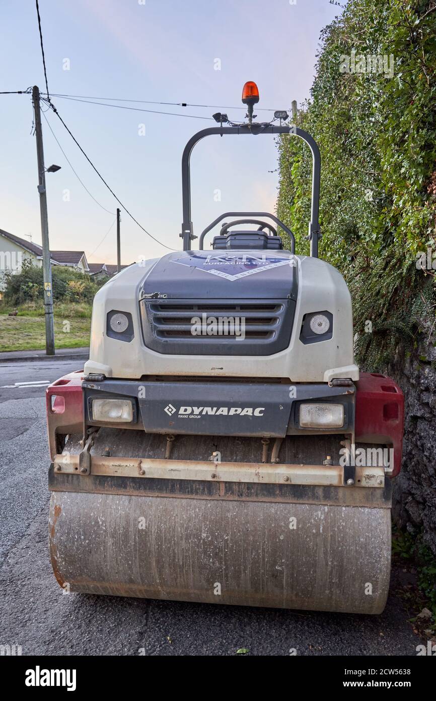 Dynamic road surfacing roller Stock Photo - Alamy