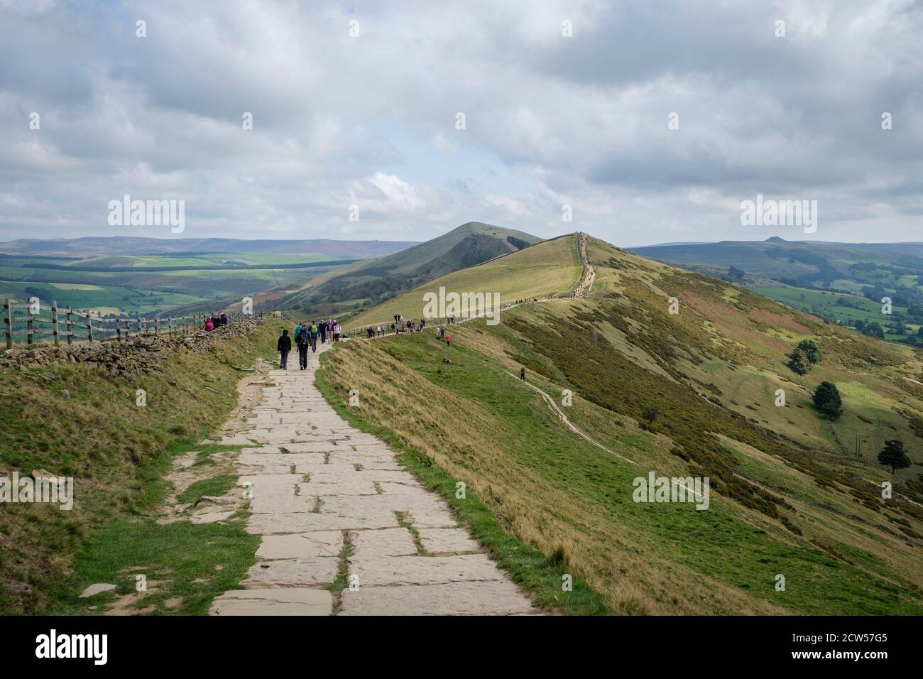 Footpath following the Great Ridge from Mam Tor to Back Tor and Lose ...