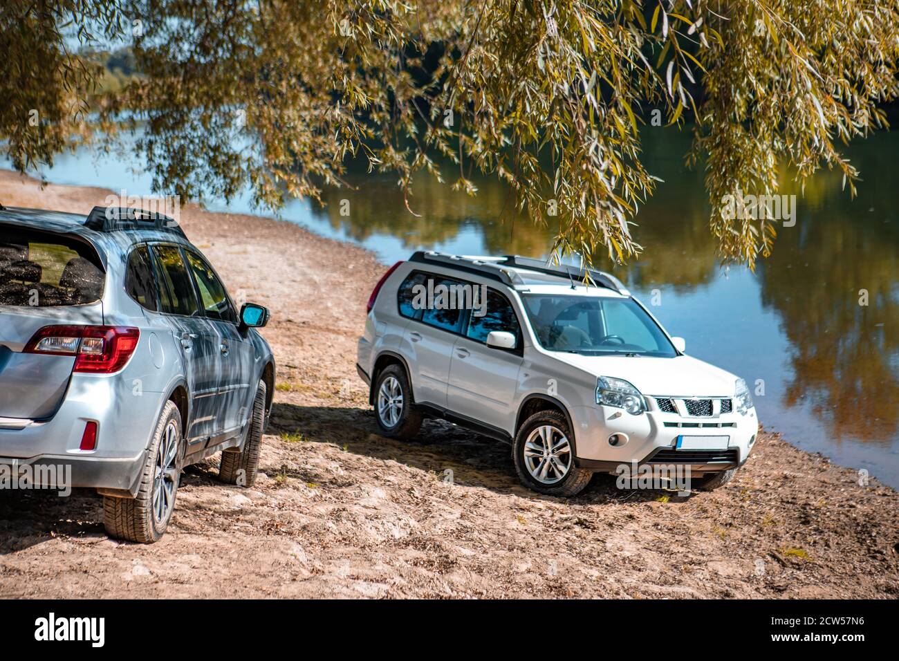 Wheels falling off car hi-res stock photography and images - Alamy