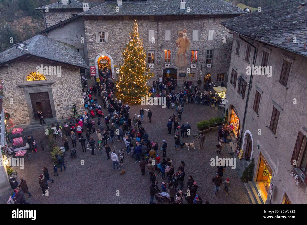 The ancient town of Gromo in the Christmas period Stock Photo - Alamy