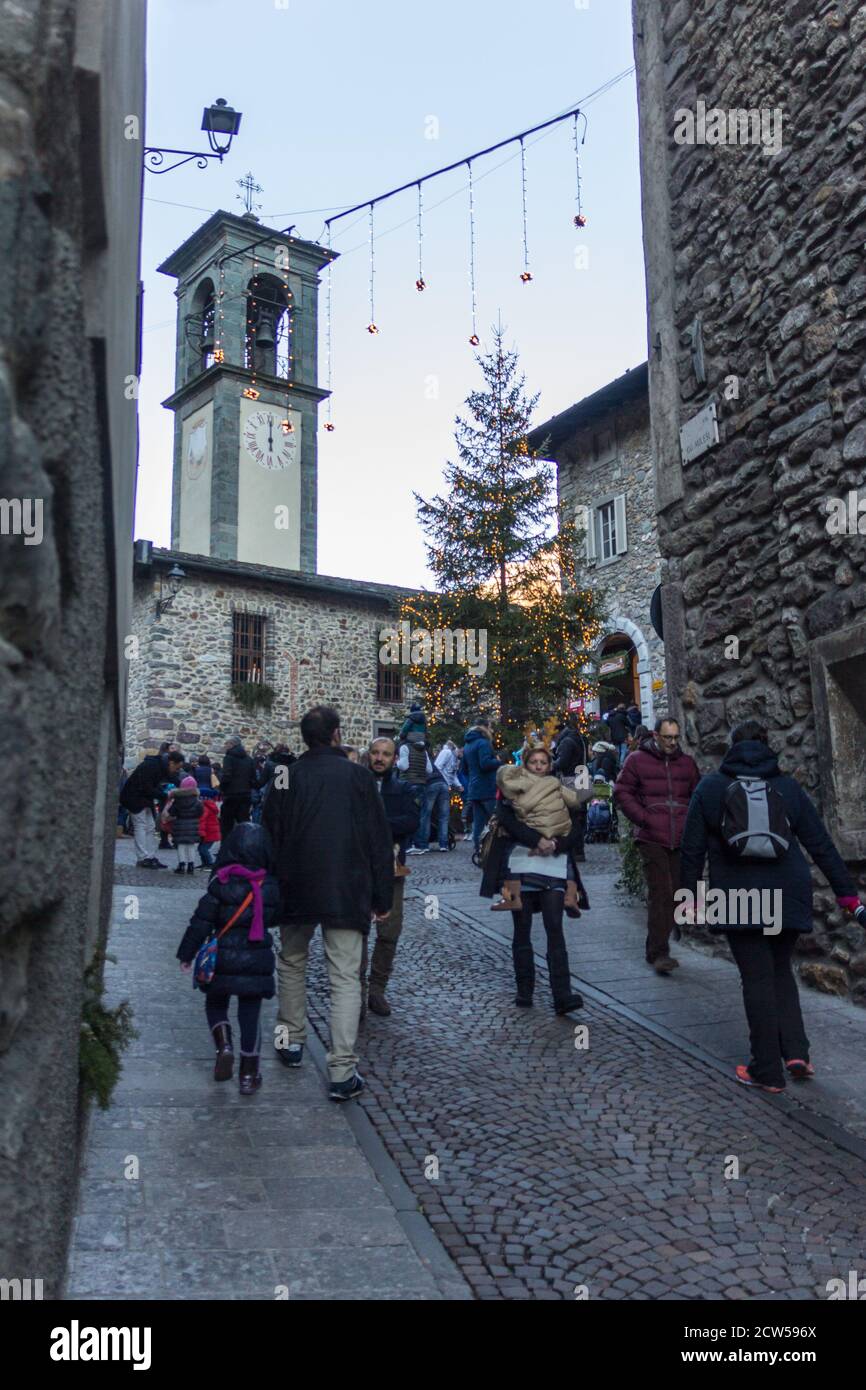 The ancient town of Gromo in the Christmas period Stock Photo - Alamy